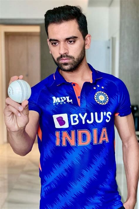 Deepak Chahars Bio Age Relationships Latest Buzz Photos And Videos