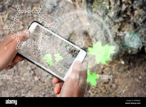 Augmented Reality Device Using Smart Technology Mixing Virtual And