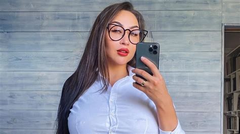Louisa Khovanskis Plastic Surgery Is Making Rounds On The Internet