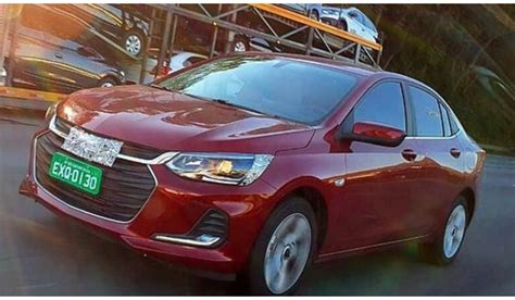 Flagra Do Chevrolet Onix Plus CARROS COM CAMANZI