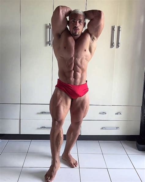 Guilherme Araujo Tumbex