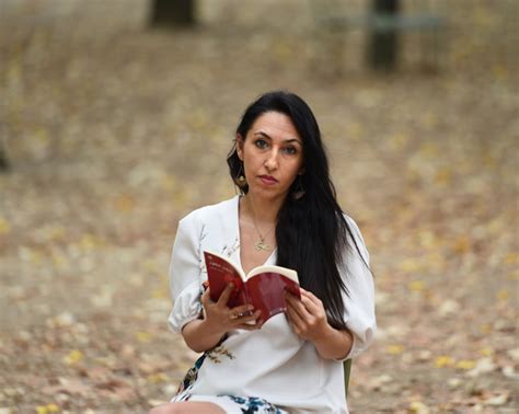 Mahtab Ghorbani Marché De La Poésie
