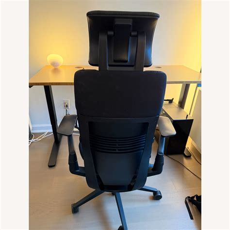 Steelcase Gesture Chair With Headrest Aptdeco