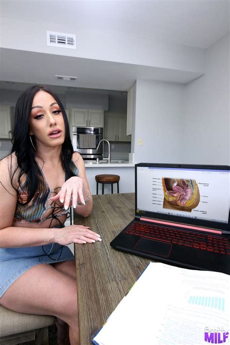 Jennifer White Stepmom Teaches Sex Education 6188927 Porn Pic