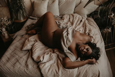 Body Positive Boudoir Photographer Minneapolis Intimate Portrait