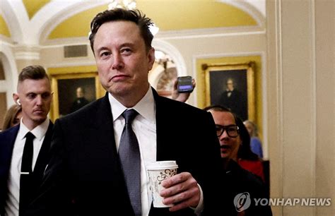 테슬라 美·유럽 일부서 판매감소 머스크 정치탓주가 36↓ 연합뉴스