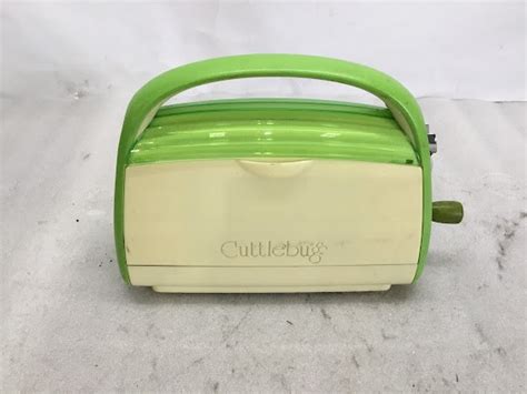 Provo Craft Cuttlebug Die Cutting And Embossing Hand Crank Machine Auction 0007 2565014