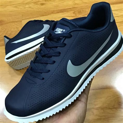 Pilha De Tenis Nike