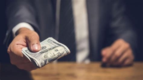 За хабар судитимуть волинського посадовця Волинь Infa