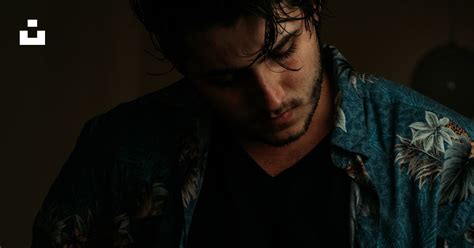 우쿨렐레를 연주하는 남자 사진 Unsplash의 무료 사람 이미지