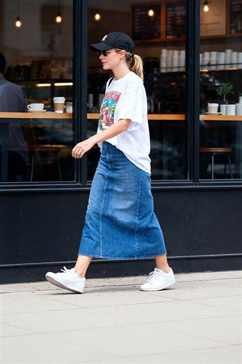 30 Denim Maxi Skirt Outfit Ideas Stylish Ways To Wear