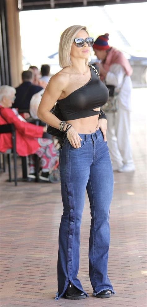 Pin By Ron Bollinger On Home Michelle Lewin Fitness Babes Mom