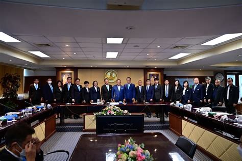 รัฐมนตรีช่วยว่าการกระทรวงมหาดไทย ตรวจเยี่ยม กปน ย้ำนโยบายดูแลคุณภาพชีวิตที่ดีของประชาชน ตาม