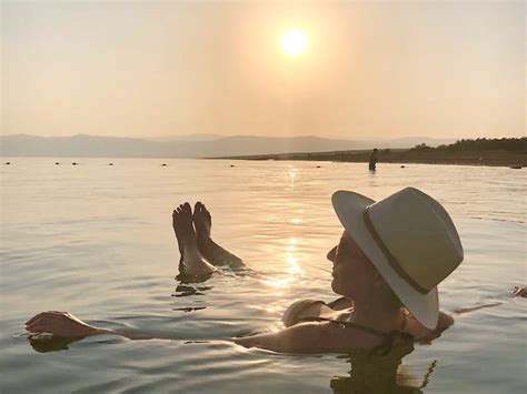 The Best Tips For Swimming In The Dead Sea In Jordan Lizy Travel The