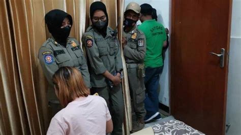 Pasangan Bukan Suami Istri Terciduk Berduaan di Kamar Hotel ...