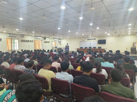 Dr Vijay Kumar Dalla On Linkedin Guest Lecture On Robotics Basics To Innovative Ideas At