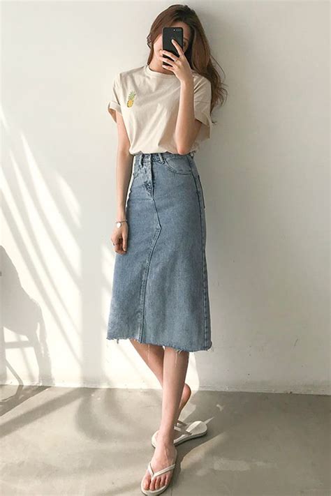 카리 뒷트임 데님 스커트 옷 스타일 세련된 의상 가을 패션