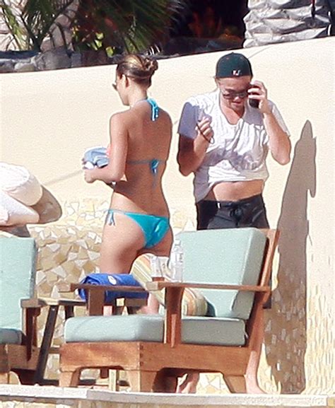 Leonardo Dicaprio And Bar Refaeli Beach