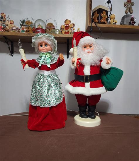 Rennoc Animated Mr And Mrs Claus Animated And Illuminated Little People