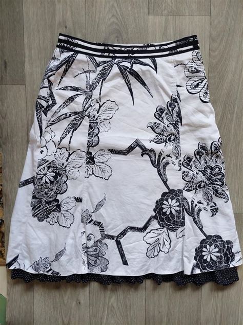 Жіноча спідниця — ціна 85 грн у каталозі Міді спідниці Купити жіночі речі за доступною ціною на