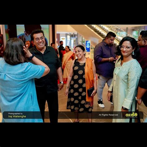 වාලම්පූරි හෙවත් හීන හතහමාරක් චිත්‍රපටයේ ප්‍රිමියර් දර්ශනය ඊයේ දිනයේදී පැවැත්වුණා Youtube