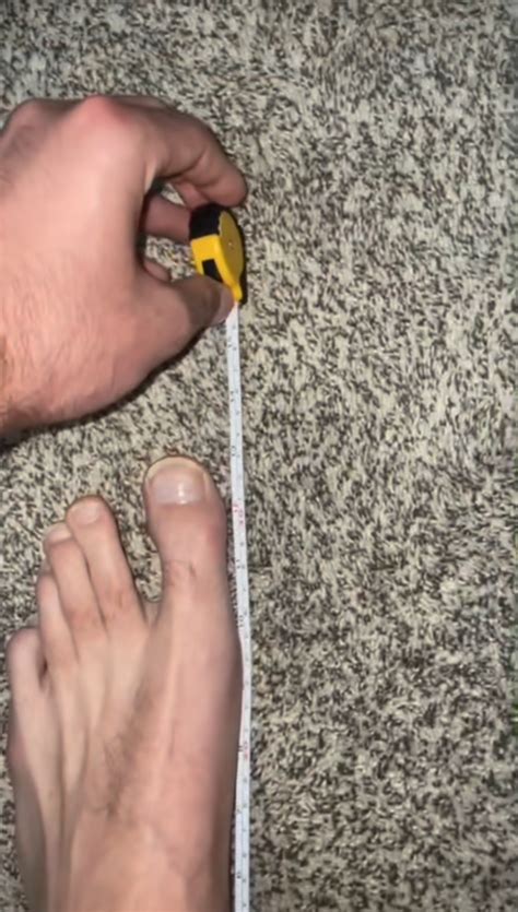 Mrsize18 Foot Compilation With Face — Giant Feet Promo