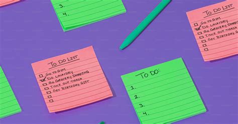 보라색 표면에 스티커 메모 무리 사진 Unsplash의 동기 이미지