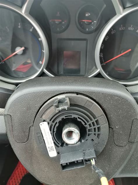 20817720 Шлейф подрулевой CHEVROLET CRUZE 09-/OPEL ASTRA J 10-/ZAFIRA C ...