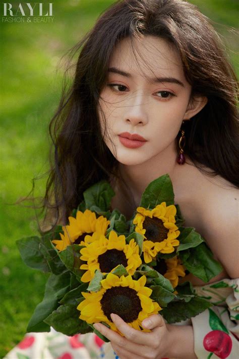 China Entertainment News Meng Ziyi Covers Fashion Magazine