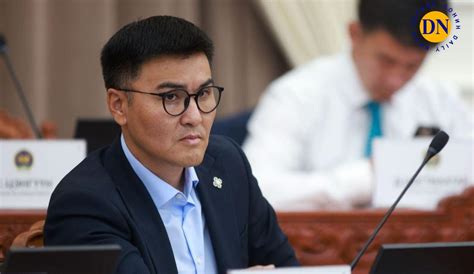 Ч Лодойсамбуу Н Өнөрцэцэгийн шүүх хурлыг “Хаант засаглал” ын хурал