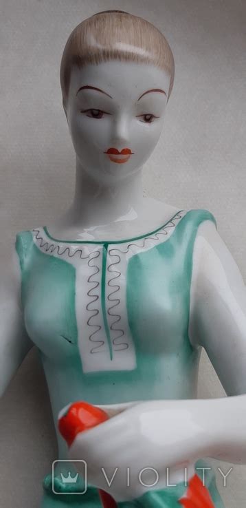 Порцелянова Статуетка Дівчина з перцем Холлохаза Угорщина 114312450 купить на Violity