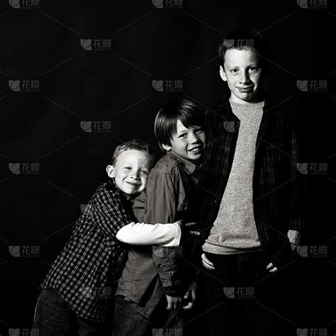 家庭兄弟姐妹男孩