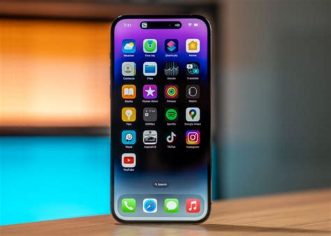 Apple Iphone Pro And Pro Max Harder To Get Due To Factory Lockdown Soyacincau