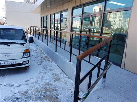 영동 00상가 데크 및 계단설치공사 시공갤러리 주한진엘이비건설