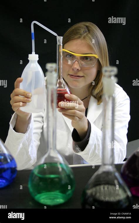 Physics Lab High Resolution Stock Photography And Images Alamy