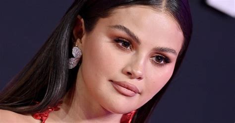 Selena Gomez Declares She'll 'Never Be A Meme Again' After Viral VMAs Footage - TrendRadars