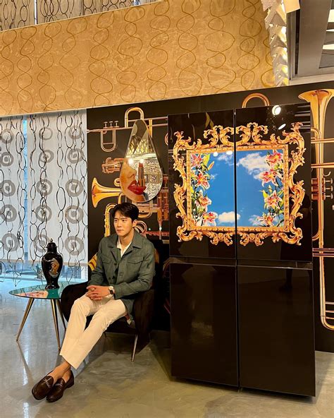 하석진 Ha Seokjin Ad 가전 앞인데 마치 갤러리가 된 기분🎨🖼️ Bespokextoiletpaper Bespoke냉장고 Samsungbespoke