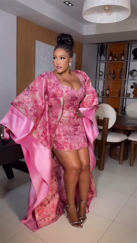 Kiki Luxury Set With A Twist 02 Video Kimonos Trajes Vestidos