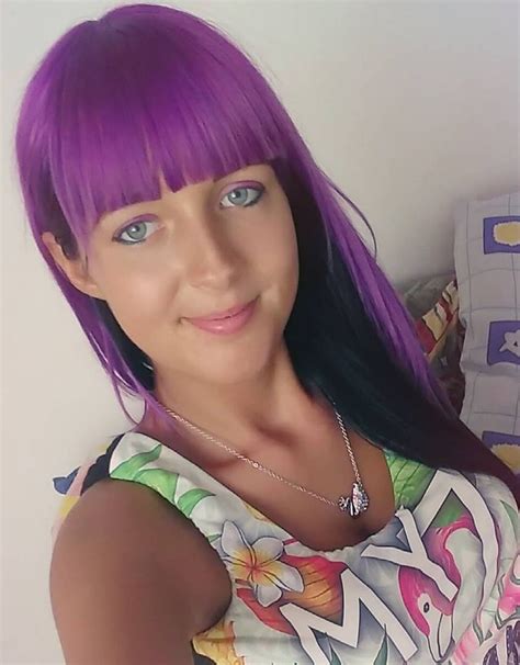 Ung Manga Tjej Vill Suga Kuk Och Höra Sexiga Noveller