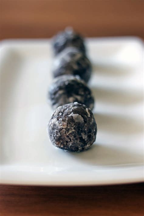 무료 이미지 과일 말린 씨앗 요리 식품 생기게 하다 플레이트 초콜릿 빵 굽기 디저트 맛있는 빵집 도넛 칼로리 착빙 맛좋은 도너츠 단맛 턱