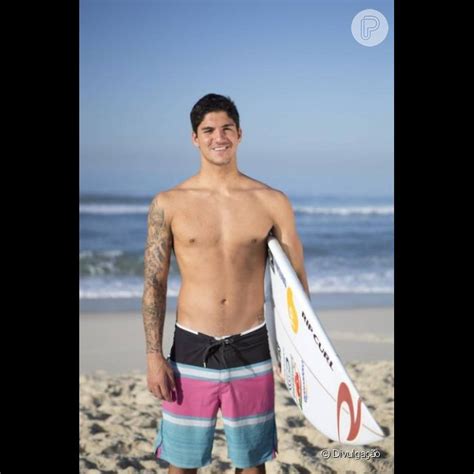 Gabriel Medina faz algumas revelações em conversa Purepeople e revela ter medo de tubarão