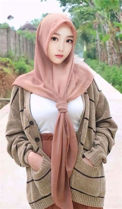 Pin di angel | Gaya hijab, Wanita bergaya, Wanita