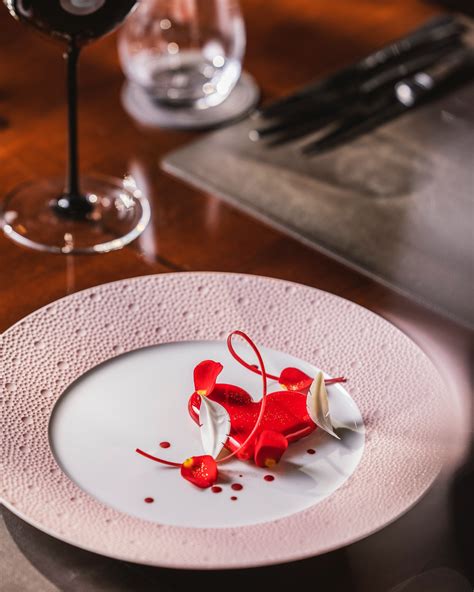 Jw 메리어트 동대문 스퀘어 서울 ⠀ 더 그리핀 X 네스프레소🍹 노을빛 하늘 아래 네스프레소 커피가 주는 풍부한 맛을 더한 에스프레소 칵테일을 즐겨보세요 커피와