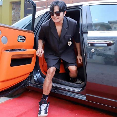 កក្រើក លោកឧកញ៉ា ខេមរ សិរីមន្ត ប្រកាសរកប្អូនប្រុសលក់លៀសហាលកម្សត់ល្បីពេញហ្វេសប៊ុក Khmerload