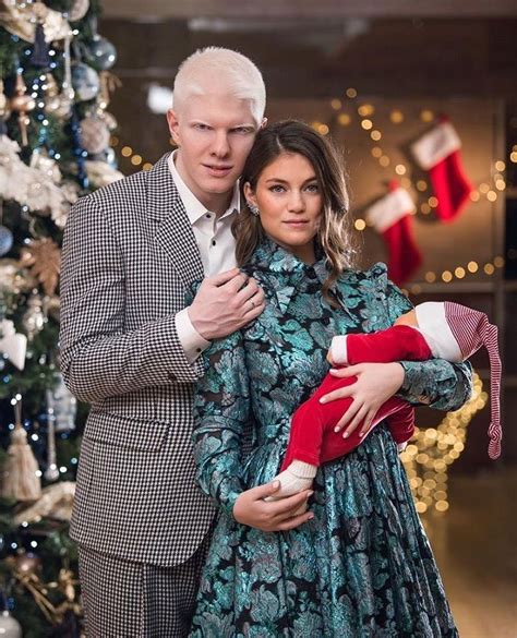 გილოცავთ ახალ წელს სოციალურ ქსელში ივანიშვილების საახალწლო ფოტოები გამოჩნდა კვირის პალიტრა