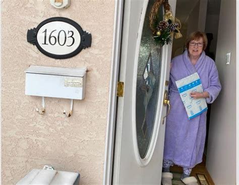 Delivery Notification Email Confirmed Package Has Been Dropped Off At