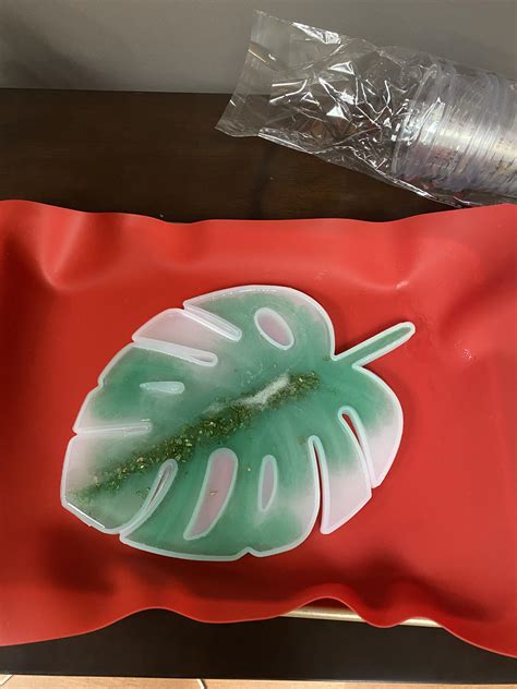 Working On One Of My First Resin Projects Please Send Tips On How To Not Make Such A Huge Mess