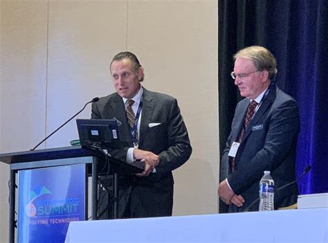 Dr Levine Presents Oset 2022 Honored Professor Award Spine Doctor Nj