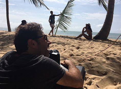Thaila Ayala Faz Ensaio De Biquíni Na Bahia Quem Quem News