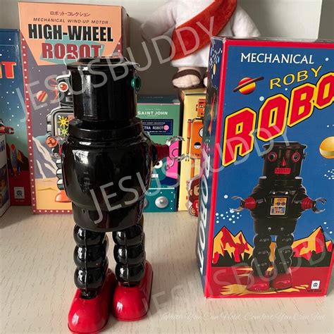 Big Vintage Robby Robot 22cm Wind Up Tin Toy Walking And Head Shaking Retro Collectible Robot